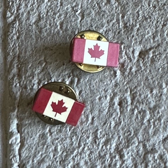 Accessories | Vintage Canadian Flag Lapel Pin Pinback Canada Red White ...